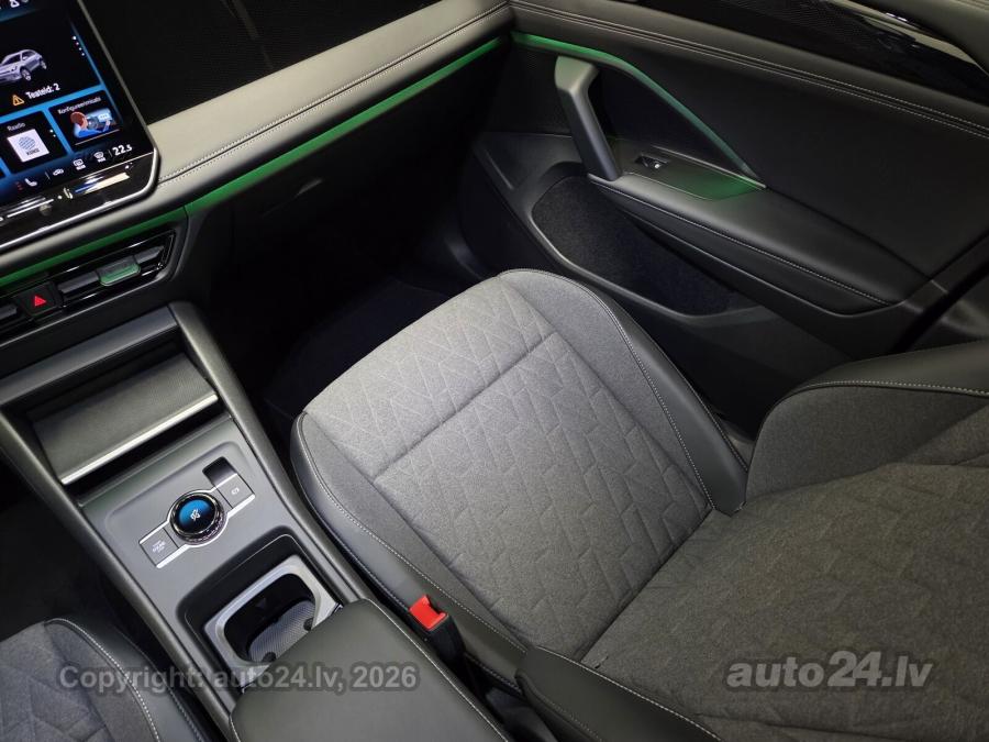 Grey Volkswagen Tiguan 2024 in Tallinn, with an engine capacity of 1.50 L and mileage of 9 thousand km for 32490 €, photo 16 on AUTOMOTO.COM.LV