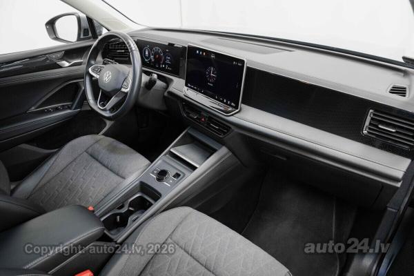 Grey Volkswagen Tiguan 2024 in Tallinn, with an engine capacity of 1.50 L and mileage of 45 thousand km for 31500 €, photo 8 on AUTOMOTO.COM.LV