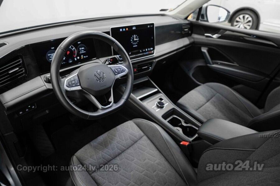 Grey Volkswagen Tiguan 2024 in Tallinn, with an engine capacity of 1.50 L and mileage of 45 thousand km for 31500 €, photo 9 on AUTOMOTO.COM.LV