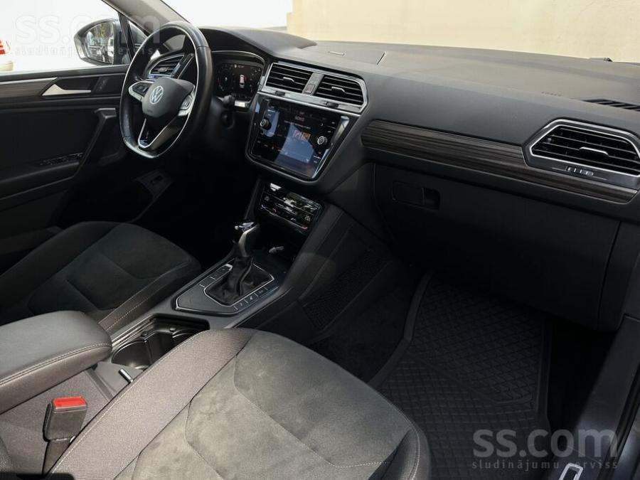 Pelēks Volkswagen Tiguan 2024 Rīga, ar dzinēja tilpumu 1.50 L un nobraukumu 68 tūkst. km par 28550 €, foto 20 vietnē AUTOMOTO.COM.LV