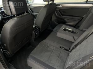 Pelēks Volkswagen Tiguan 2024 Rīga, ar dzinēja tilpumu 1.50 L un nobraukumu 68 tūkst. km par 28550 €, foto 22 vietnē AUTOMOTO.COM.LV