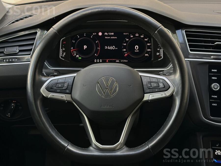 Pelēks Volkswagen Tiguan 2024 Rīga, ar dzinēja tilpumu 1.50 L un nobraukumu 68 tūkst. km par 28550 €, foto 24 vietnē AUTOMOTO.COM.LV