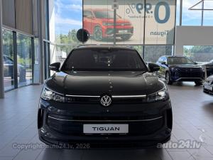 Pelēks Volkswagen Tiguan 2026 Pērnava, ar dzinēja tilpumu 2.00 L un nobraukumu 1 tūkst. km par 39990 €, foto 3 vietnē AUTOMOTO.COM.LV
