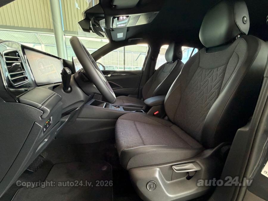 Pelēks Volkswagen Tiguan 2026 Pērnava, ar dzinēja tilpumu 2.00 L un nobraukumu 1 tūkst. km par 39990 €, foto 10 vietnē AUTOMOTO.COM.LV