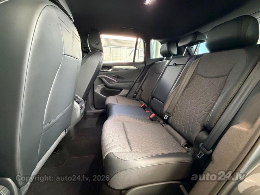 Pelēks Volkswagen Tiguan 2026 Pērnava, ar dzinēja tilpumu 2.00 L un nobraukumu 1 tūkst. km par 39990 €, foto 11 vietnē AUTOMOTO.COM.LV