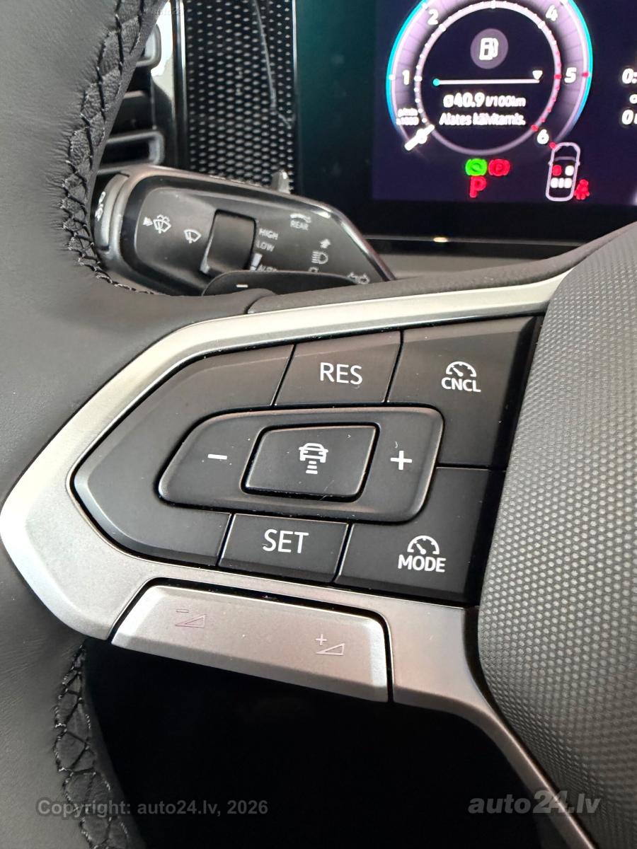 Pelēks Volkswagen Tiguan 2026 Pērnava, ar dzinēja tilpumu 2.00 L un nobraukumu 1 tūkst. km par 39990 €, foto 18 vietnē AUTOMOTO.COM.LV
