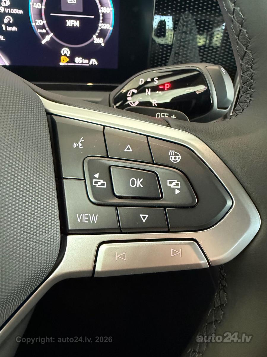 Pelēks Volkswagen Tiguan 2026 Pērnava, ar dzinēja tilpumu 2.00 L un nobraukumu 1 tūkst. km par 39990 €, foto 19 vietnē AUTOMOTO.COM.LV