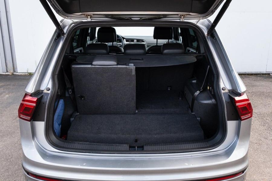 Volkswagen Tiguan 2022 in Riga, with an engine capacity of 2.00 L and mileage of 89 thousand km for 33800 €, photo 9 on AUTOMOTO.COM.LV