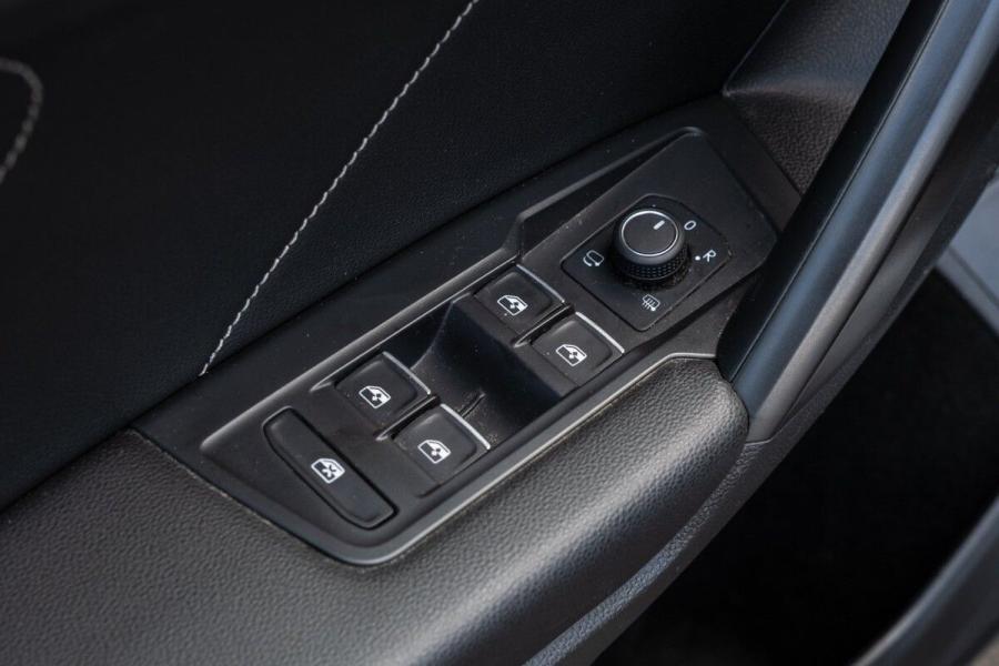Volkswagen Tiguan 2022 in Riga, with an engine capacity of 2.00 L and mileage of 89 thousand km for 33800 €, photo 13 on AUTOMOTO.COM.LV