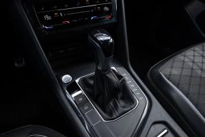 Volkswagen Tiguan 2022 in Riga, with an engine capacity of 2.00 L and mileage of 89 thousand km for 33800 €, photo 23 on AUTOMOTO.COM.LV