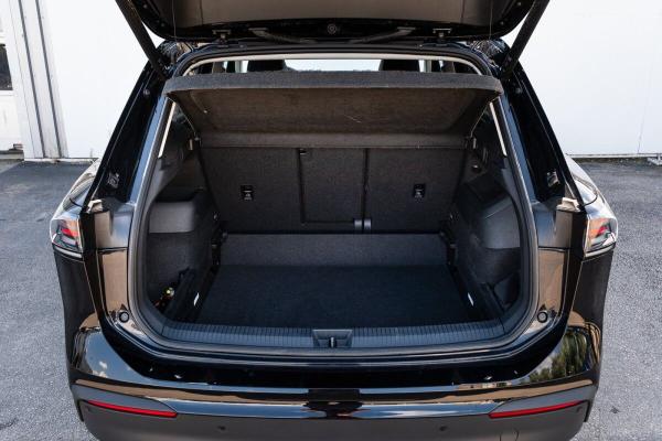 Volkswagen Tiguan 2024 Rīga, ar dzinēja tilpumu 1.50 L un nobraukumu 31 tūkst. km par 32950 €, foto 8 vietnē AUTOMOTO.COM.LV