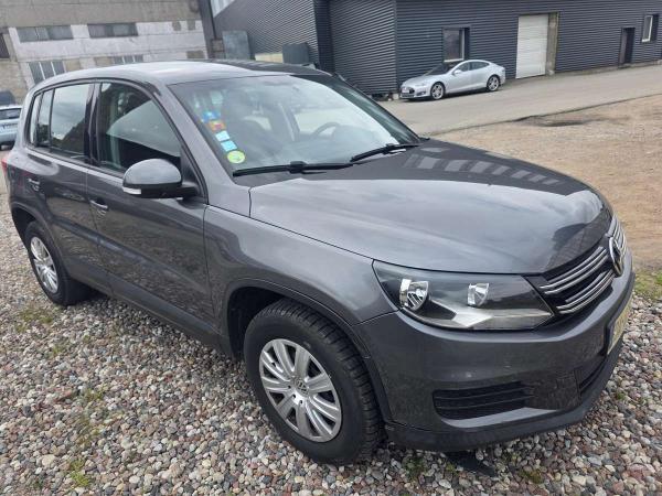 Volkswagen Tiguan 2013 in Taurage, with an engine capacity of 2.00 L and mileage of 300 thousand km for 5800 €, photo 2 on AUTOMOTO.COM.LV