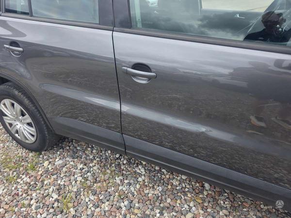 Volkswagen Tiguan 2013 in Taurage, with an engine capacity of 2.00 L and mileage of 300 thousand km for 5800 €, photo 10 on AUTOMOTO.COM.LV