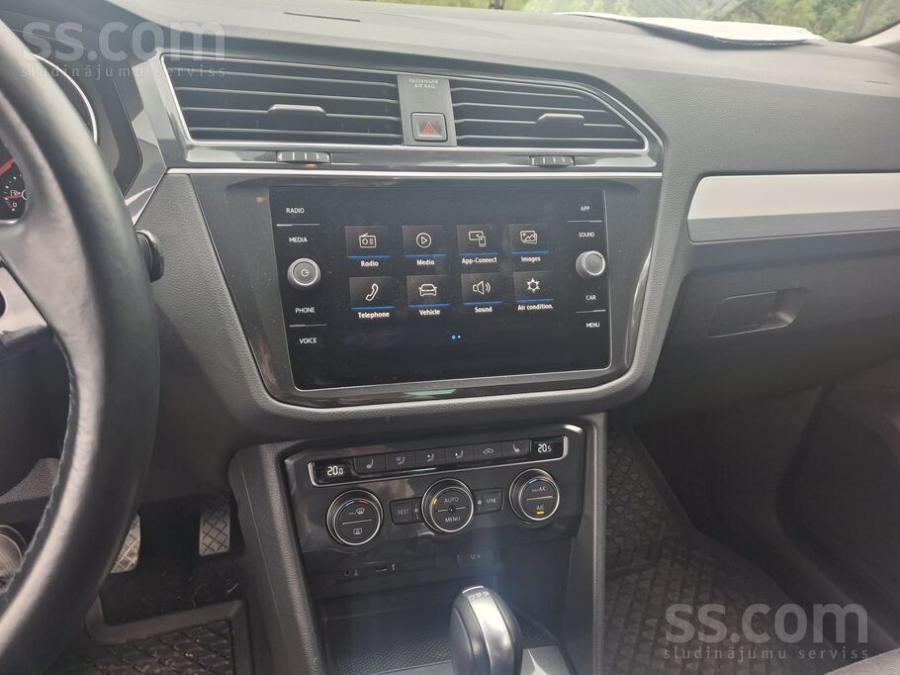 Orange Volkswagen Tiguan 2017 in Riga, with an engine capacity of 1.40 L and mileage of 146 thousand km for 18990 €, photo 10 on AUTOMOTO.COM.LV