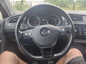 Orange Volkswagen Tiguan 2017 in Riga, with an engine capacity of 1.40 L and mileage of 146 thousand km for 18990 €, photo 12 on AUTOMOTO.COM.LV