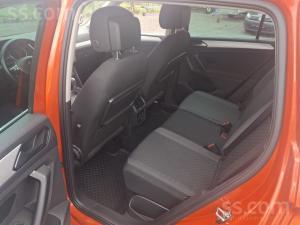 Orange Volkswagen Tiguan 2017 in Riga, with an engine capacity of 1.40 L and mileage of 146 thousand km for 18990 €, photo 14 on AUTOMOTO.COM.LV