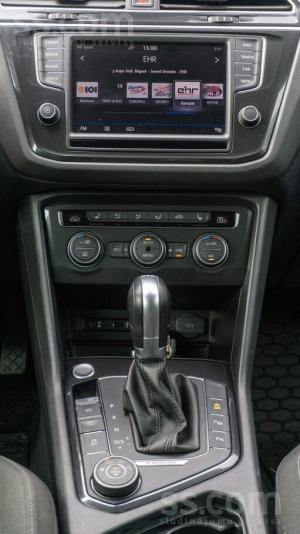 Orange Volkswagen Tiguan 2017 in Riga, with an engine capacity of 2.00 L and mileage of 191 thousand km for 16490 €, photo 13 on AUTOMOTO.COM.LV