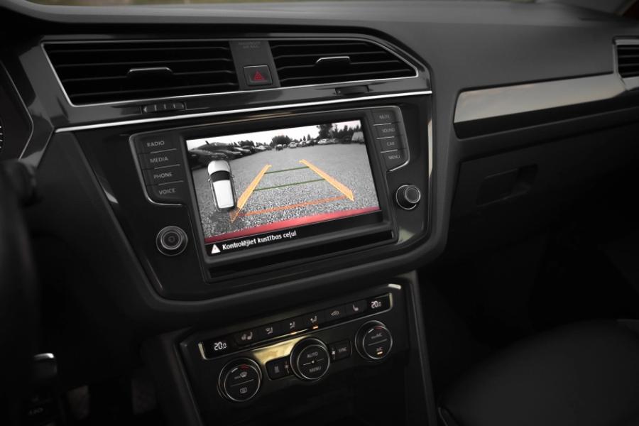 Orange Volkswagen Tiguan 2017 in Riga, with an engine capacity of 2.00 L and mileage of 180 thousand km for 19900 €, photo 17 on AUTOMOTO.COM.LV