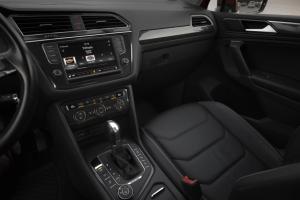 Orange Volkswagen Tiguan 2017 in Riga, with an engine capacity of 2.00 L and mileage of 180 thousand km for 19900 €, photo 19 on AUTOMOTO.COM.LV