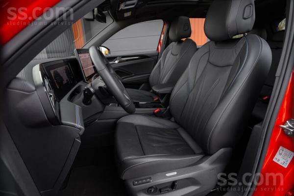 Orange Volkswagen Tiguan 2024 in Jelgava, with an engine capacity of 2.00 L and mileage of 0 thousand km for 42500 €, photo 8 on AUTOMOTO.COM.LV