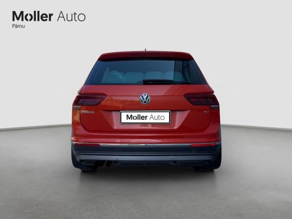 Oranžs Volkswagen Tiguan 2017 Pērnava, ar dzinēja tilpumu 1.40 L un nobraukumu 90 tūkst. km par 19000 €, foto 4 vietnē AUTOMOTO.COM.LV