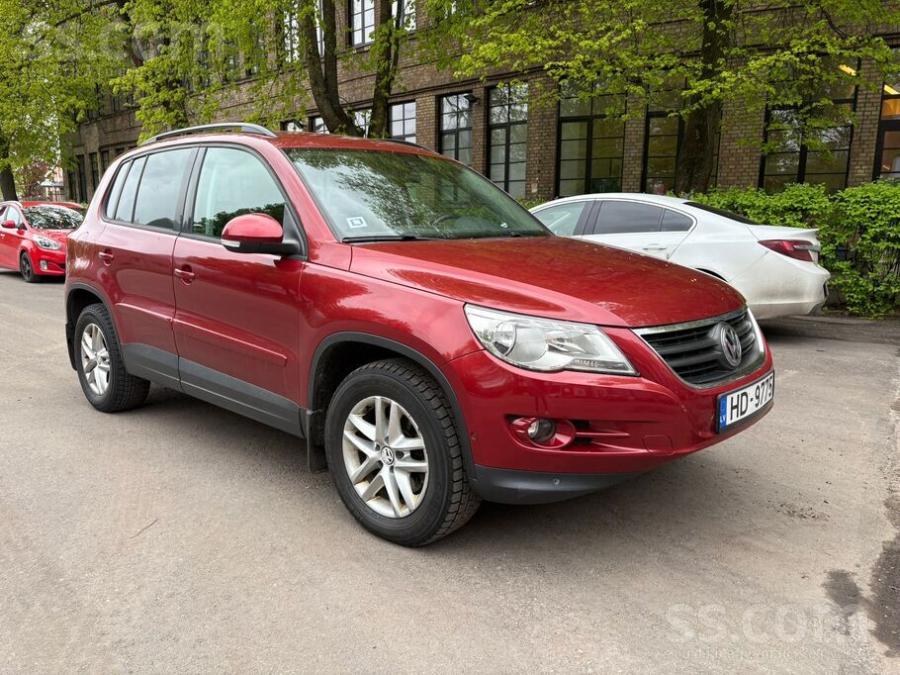 Sarkans Volkswagen Tiguan 2008 Rīga, ar dzinēja tilpumu 2.00 L un nobraukumu 180 tūkst. km par 6900 €, foto 1 vietnē AUTOMOTO.COM.LV