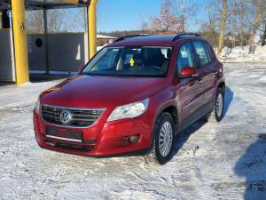 Red Volkswagen Tiguan 2008 in Radviliskis, with an engine capacity of 2.00 L and mileage of 283 thousand km for 4600 €, photo  on AUTOMOTO.COM.LV