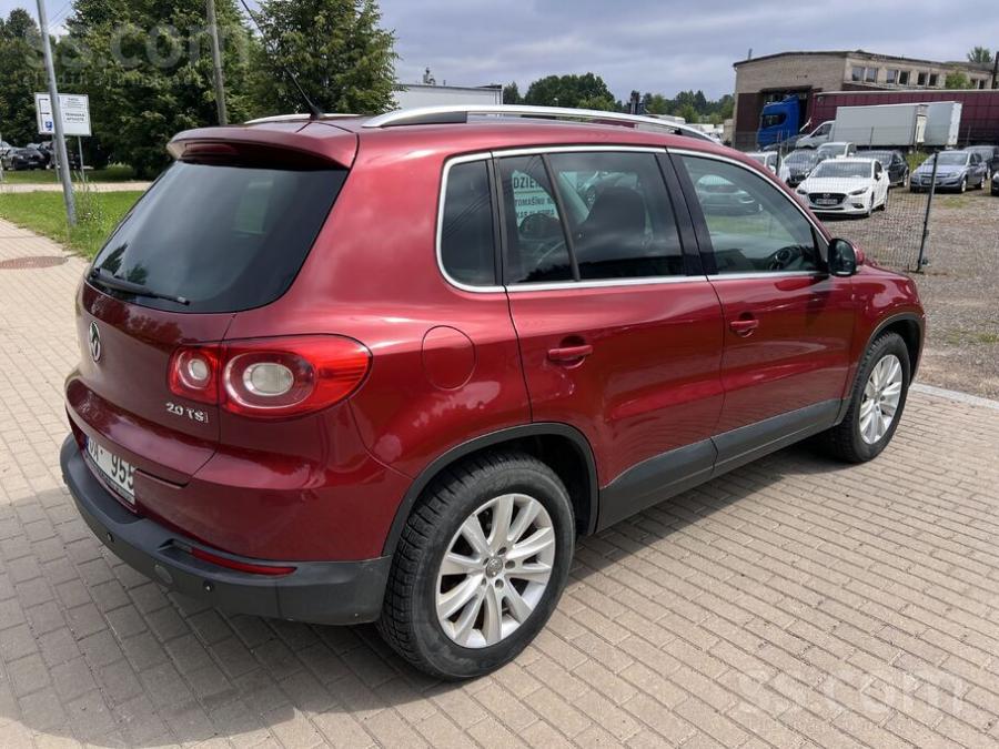 Sarkans Volkswagen Tiguan 2008 Limbaži, ar dzinēja tilpumu 2.00 L un nobraukumu 209 tūkst. km par 3750 €, foto 5 vietnē AUTOMOTO.COM.LV