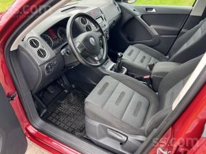 Sarkans Volkswagen Tiguan 2008 Limbaži, ar dzinēja tilpumu 2.00 L un nobraukumu 209 tūkst. km par 3750 €, foto 9 vietnē AUTOMOTO.COM.LV