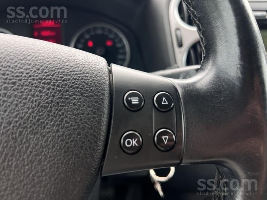 Sarkans Volkswagen Tiguan 2008 Limbaži, ar dzinēja tilpumu 2.00 L un nobraukumu 209 tūkst. km par 3750 €, foto 21 vietnē AUTOMOTO.COM.LV