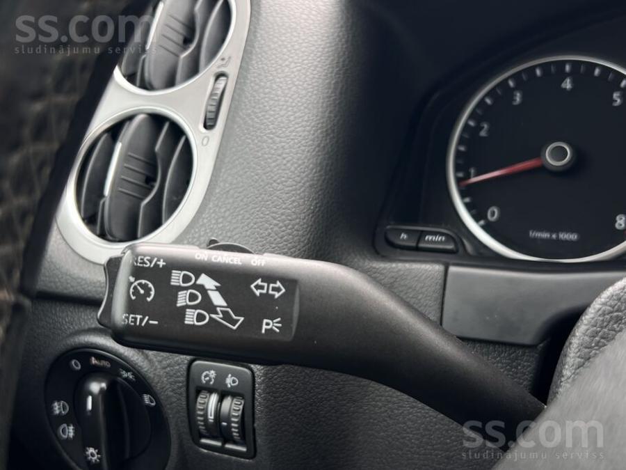 Sarkans Volkswagen Tiguan 2008 Limbaži, ar dzinēja tilpumu 2.00 L un nobraukumu 209 tūkst. km par 3750 €, foto 22 vietnē AUTOMOTO.COM.LV