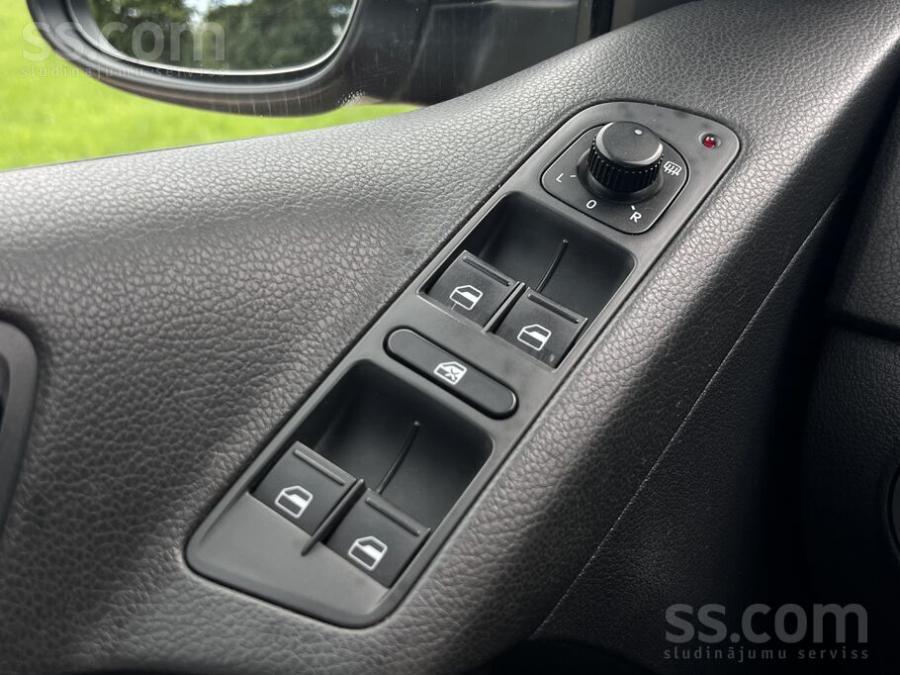 Sarkans Volkswagen Tiguan 2008 Limbaži, ar dzinēja tilpumu 2.00 L un nobraukumu 209 tūkst. km par 3750 €, foto 25 vietnē AUTOMOTO.COM.LV