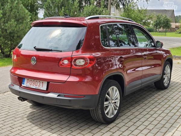 Sarkans Volkswagen Tiguan 2008 Ariogala, ar dzinēja tilpumu 2.00 L un nobraukumu 208 tūkst. km par 5200 €, foto 5 vietnē AUTOMOTO.COM.LV