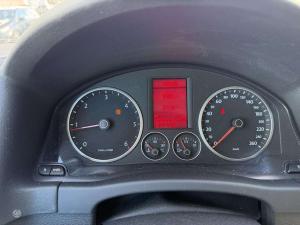 Red Volkswagen Tiguan 2008 in Marijampole, with an engine capacity of 1.97 L and mileage of 302 thousand km for 1950 €, photo 11 on AUTOMOTO.COM.LV