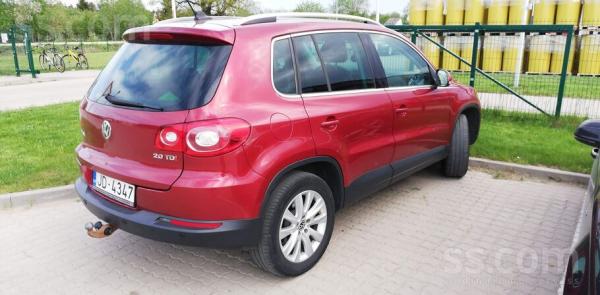 Sarkans Volkswagen Tiguan 2009 Rīga, ar dzinēja tilpumu 2.00 L un nobraukumu 315 tūkst. km par 5000 €, foto 2 vietnē AUTOMOTO.COM.LV