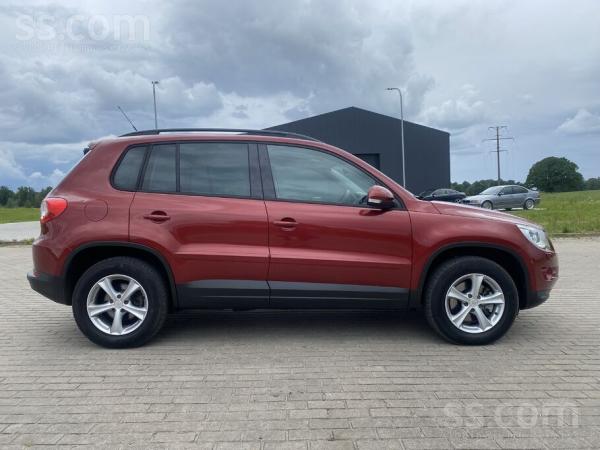 Sarkans Volkswagen Tiguan 2009 Talsi, ar dzinēja tilpumu 2.00 L un nobraukumu 242 tūkst. km par 6900 €, foto 2 vietnē AUTOMOTO.COM.LV