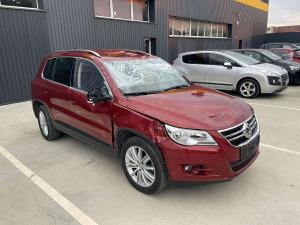 Sarkans Volkswagen Tiguan 2009 Klaipėda, ar dzinēja tilpumu 1.98 L un nobraukumu 121 tūkst. km par 3400 €, foto 6 vietnē AUTOMOTO.COM.LV