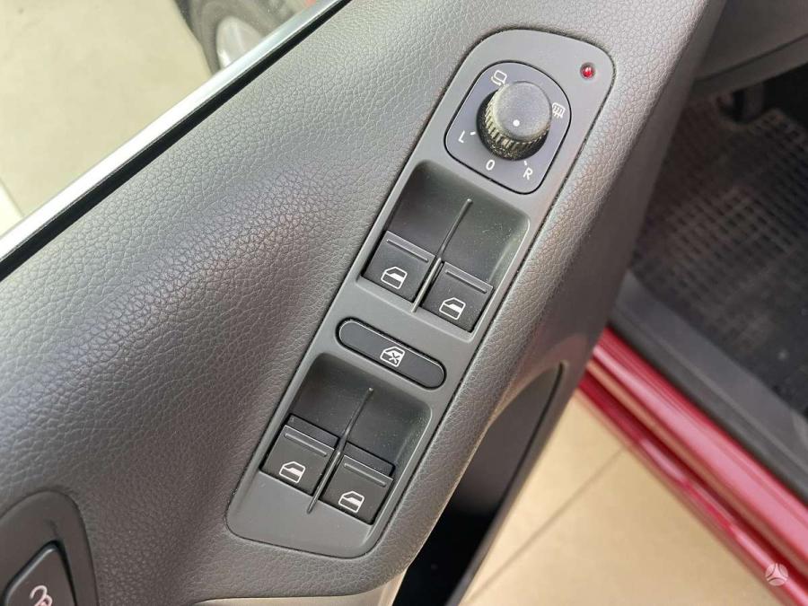 Sarkans Volkswagen Tiguan 2009 Klaipėda, ar dzinēja tilpumu 1.98 L un nobraukumu 121 tūkst. km par 3400 €, foto 13 vietnē AUTOMOTO.COM.LV