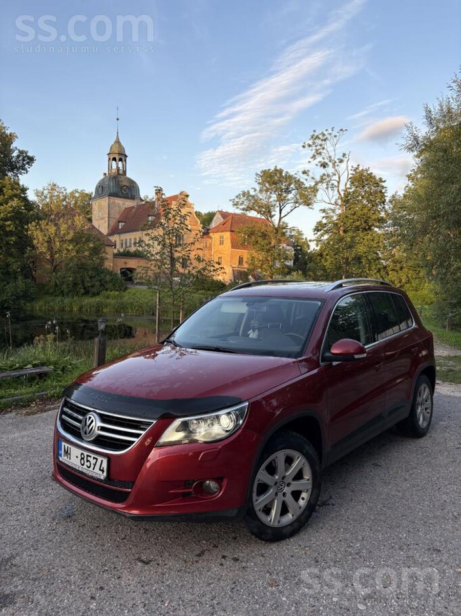 Sarkans Volkswagen Tiguan 2009 Limbaži, ar dzinēja tilpumu 2.00 L un nobraukumu 348 tūkst. km par 5500 €, foto 1 vietnē AUTOMOTO.COM.LV