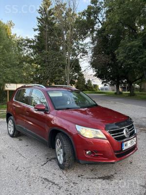 Sarkans Volkswagen Tiguan 2009 Limbaži, ar dzinēja tilpumu 2.00 L un nobraukumu 348 tūkst. km par 5500 €, foto 3 vietnē AUTOMOTO.COM.LV