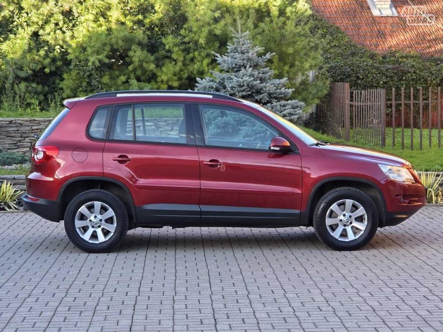 Sarkans Volkswagen Tiguan 2009 Viļņa, ar dzinēja tilpumu 2.00 L un nobraukumu 340 tūkst. km par 5200 €, foto 11 vietnē AUTOMOTO.COM.LV