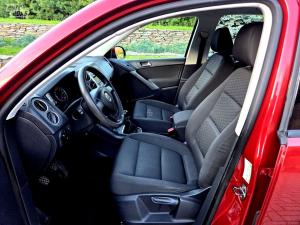 Sarkans Volkswagen Tiguan 2009 Viļņa, ar dzinēja tilpumu 2.00 L un nobraukumu 340 tūkst. km par 5200 €, foto 17 vietnē AUTOMOTO.COM.LV