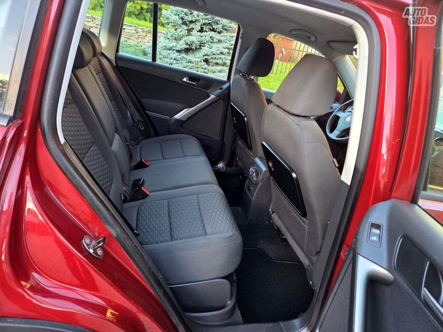 Sarkans Volkswagen Tiguan 2009 Viļņa, ar dzinēja tilpumu 2.00 L un nobraukumu 340 tūkst. km par 5200 €, foto 21 vietnē AUTOMOTO.COM.LV