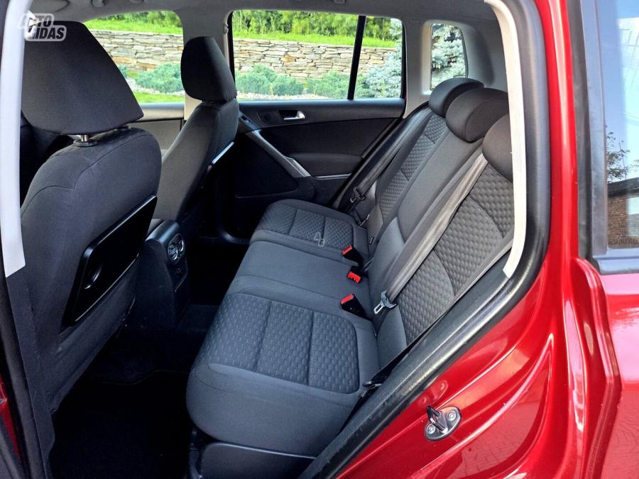 Sarkans Volkswagen Tiguan 2009 Viļņa, ar dzinēja tilpumu 2.00 L un nobraukumu 340 tūkst. km par 5200 €, foto 22 vietnē AUTOMOTO.COM.LV