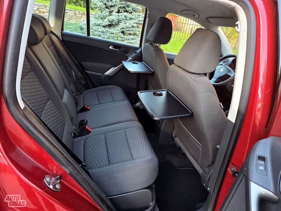 Sarkans Volkswagen Tiguan 2009 Viļņa, ar dzinēja tilpumu 2.00 L un nobraukumu 340 tūkst. km par 5200 €, foto 24 vietnē AUTOMOTO.COM.LV