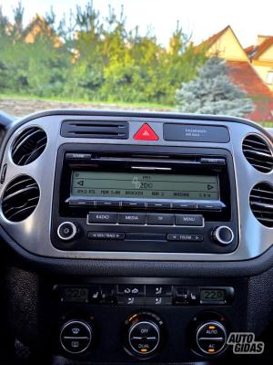 Sarkans Volkswagen Tiguan 2009 Viļņa, ar dzinēja tilpumu 2.00 L un nobraukumu 340 tūkst. km par 5200 €, foto 26 vietnē AUTOMOTO.COM.LV