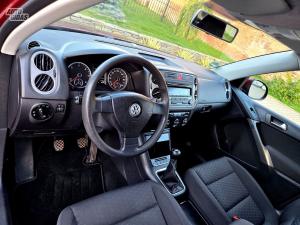 Sarkans Volkswagen Tiguan 2009 Viļņa, ar dzinēja tilpumu 2.00 L un nobraukumu 340 tūkst. km par 5200 €, foto 27 vietnē AUTOMOTO.COM.LV