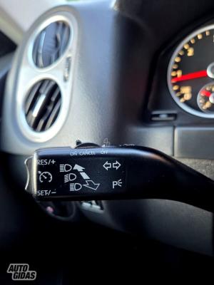Sarkans Volkswagen Tiguan 2009 Viļņa, ar dzinēja tilpumu 2.00 L un nobraukumu 340 tūkst. km par 5200 €, foto 28 vietnē AUTOMOTO.COM.LV