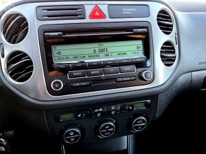 Sarkans Volkswagen Tiguan 2009 Viļņa, ar dzinēja tilpumu 2.00 L un nobraukumu 340 tūkst. km par 5200 €, foto 34 vietnē AUTOMOTO.COM.LV
