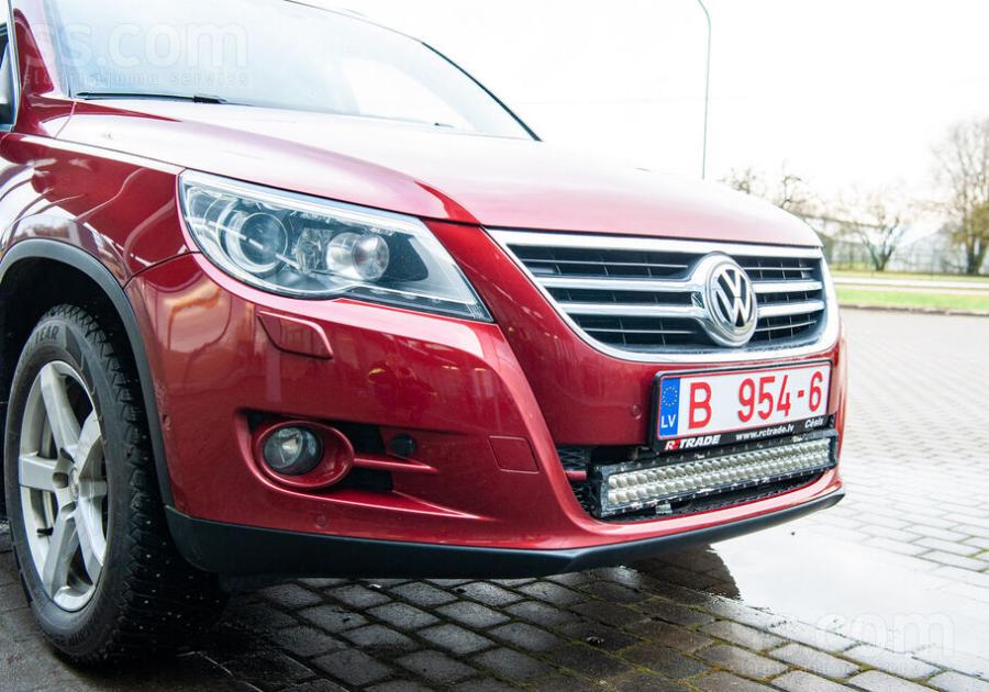 Sarkans Volkswagen Tiguan 2010 Cēsis, ar dzinēja tilpumu 2.00 L un nobraukumu 261 tūkst. km par 7850 €, foto 9 vietnē AUTOMOTO.COM.LV